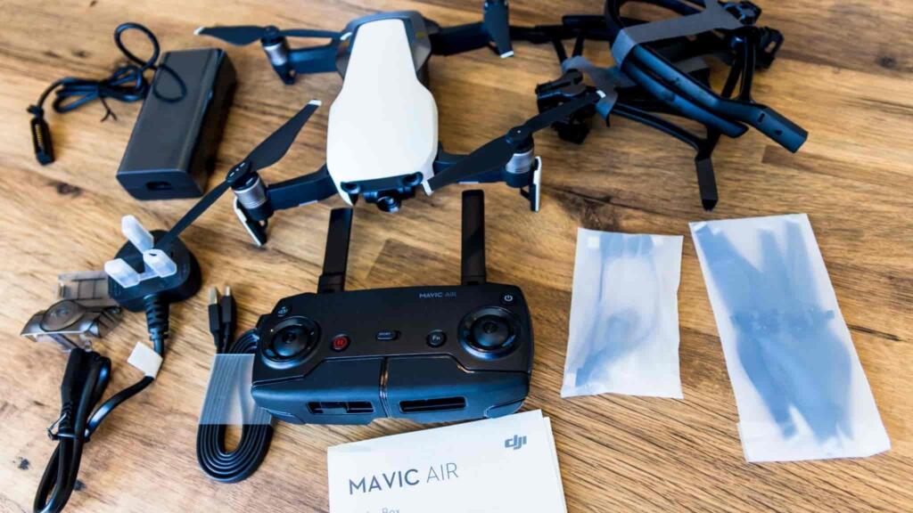 19 Best DJI Mavic Air Accessories [year] (The Ultimate Guide)